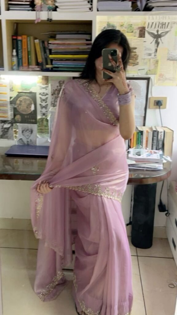 [1194+] Saree Girl Dp, Images, Photos, Pics, Pictures & Wallpapers ...